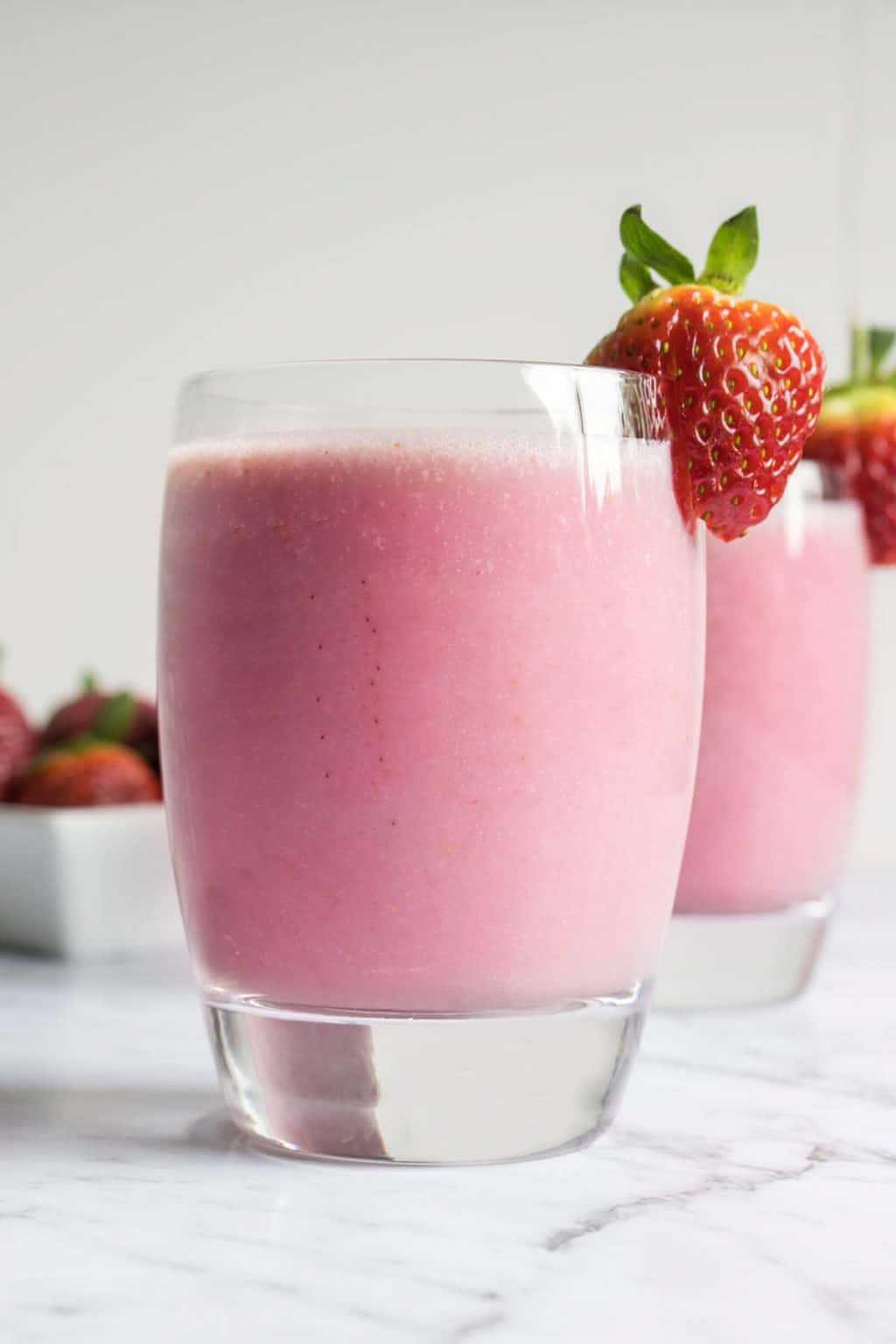 Strawberries & Cream Smoothie - Cooking With Ayeh