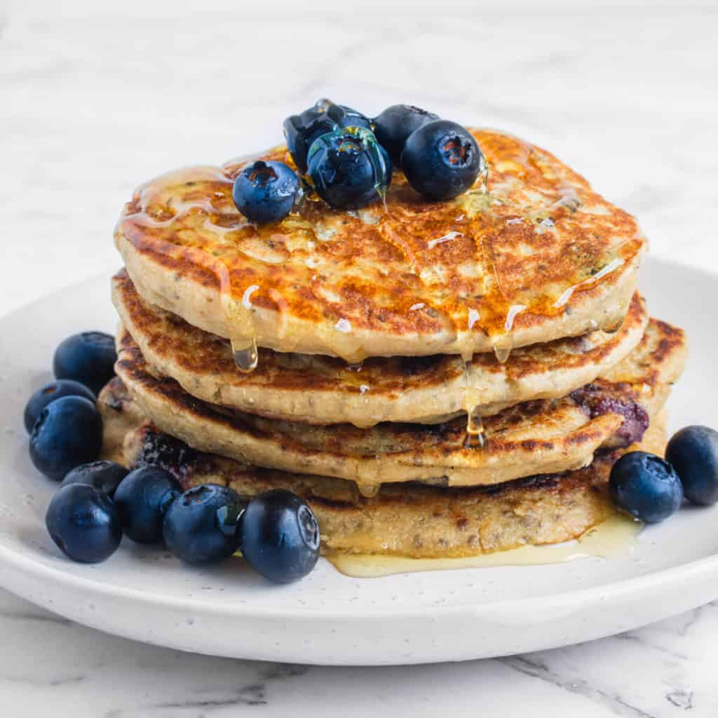 Greek Yogurt Pancakes (High Protein and Fluffy) - Cooking With Ayeh