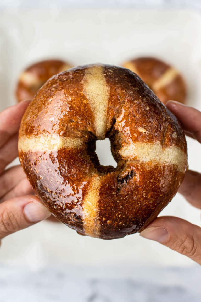 Hot Cross Bagels - Cooking With Ayeh