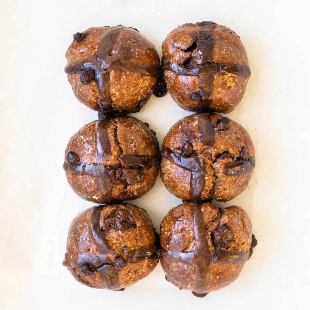 Choc-Chip Hot Cross Buns - Cooking With Ayeh