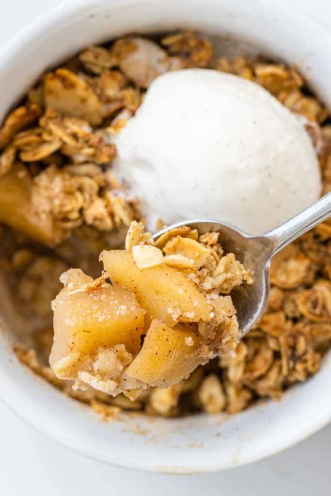 Healthy Apple Crumble - Cooking With Ayeh