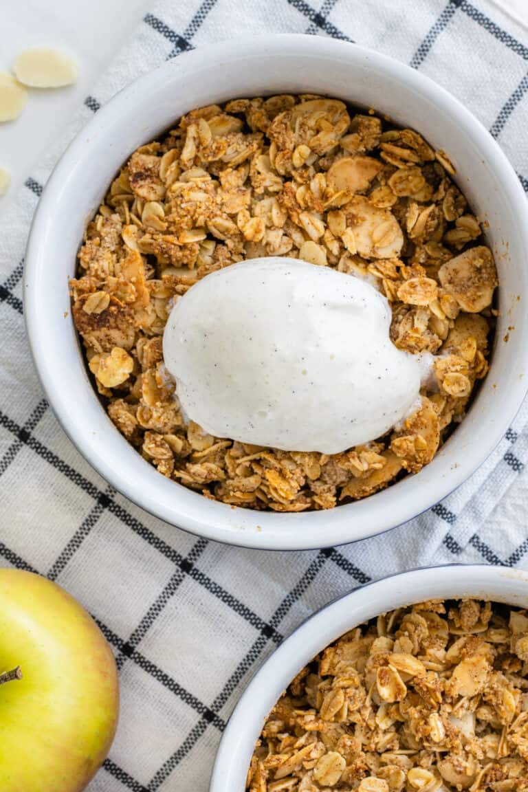 Healthy Apple Crumble - Cooking With Ayeh