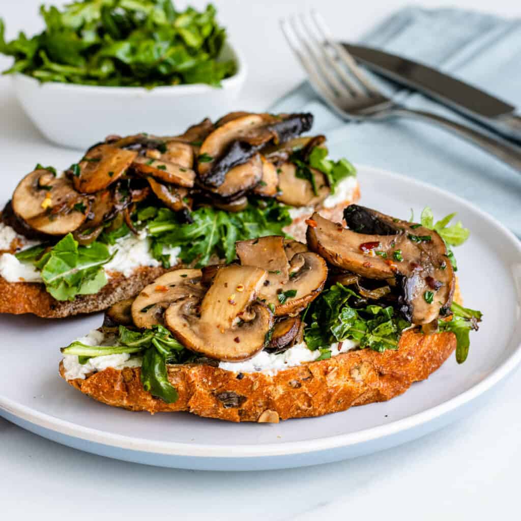 Creamy Mushroom Toast - Cooking With Ayeh