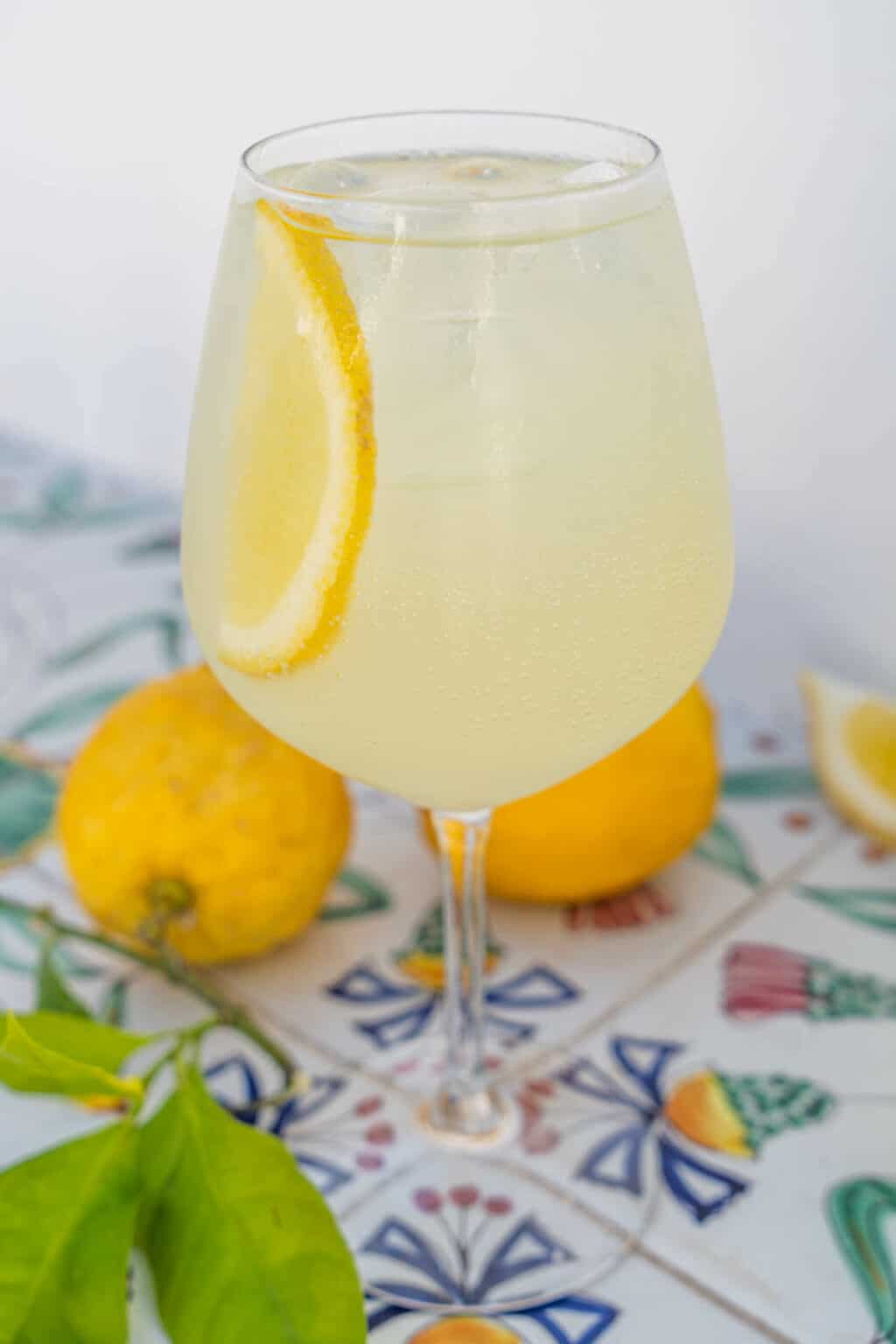 Limoncello Spritz (Easy Summer Cocktail) - Cooking With Ayeh