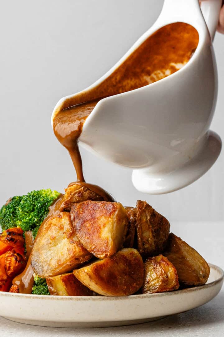 Vegan Gravy (Super Recipe) - Cooking With Ayeh