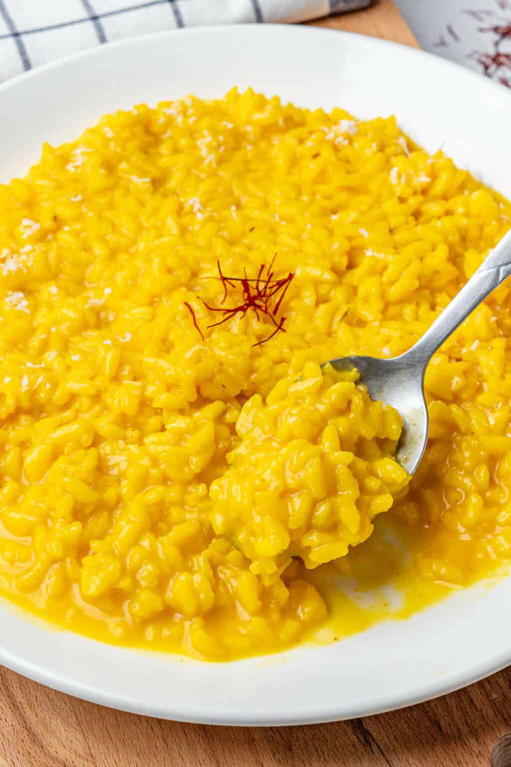 Creamy Saffron Risotto (Risotto alla Milanese) - Without Butter ...