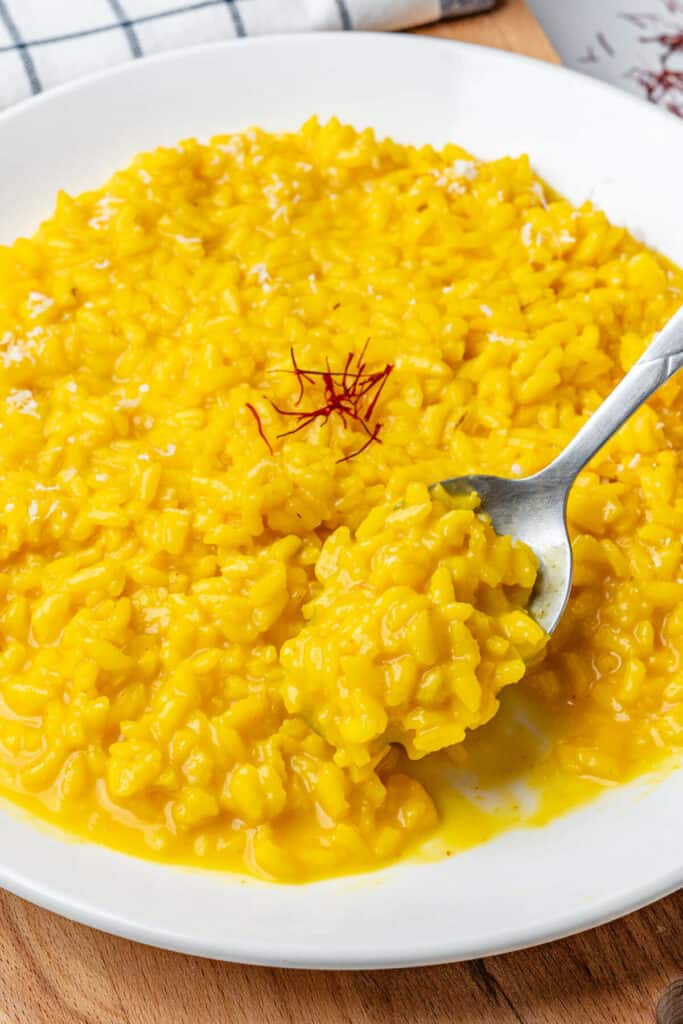 Creamy Saffron Risotto (Risotto alla Milanese) - Without Butter ...