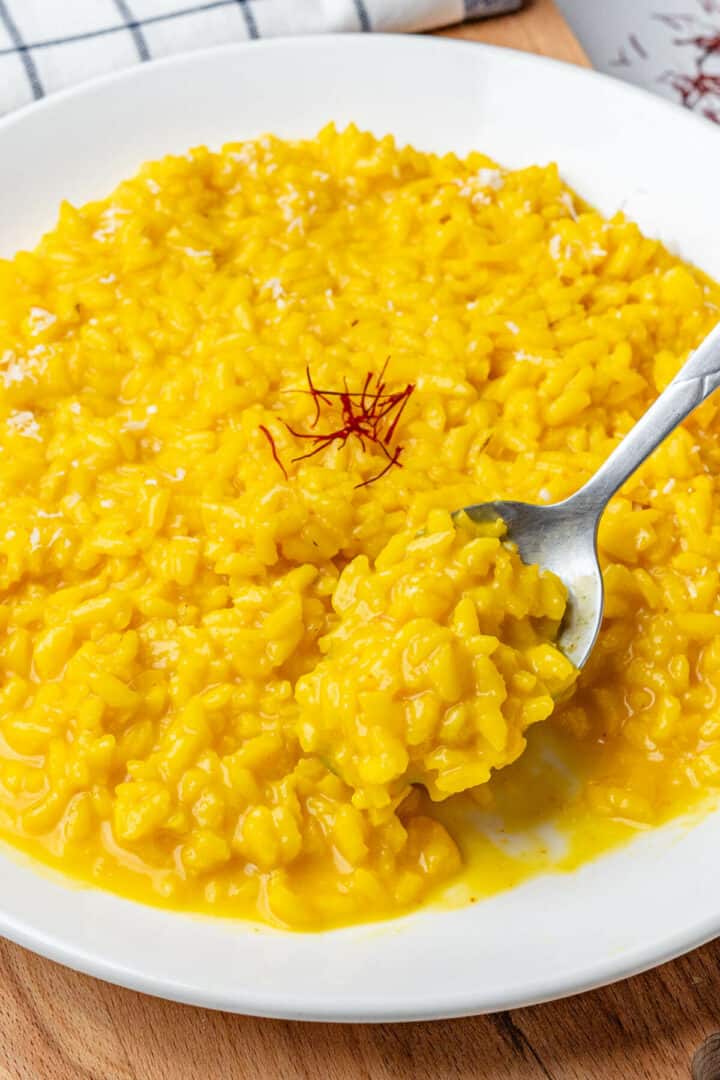 Creamy Saffron Risotto (Risotto alla Milanese) - Without Butter ...
