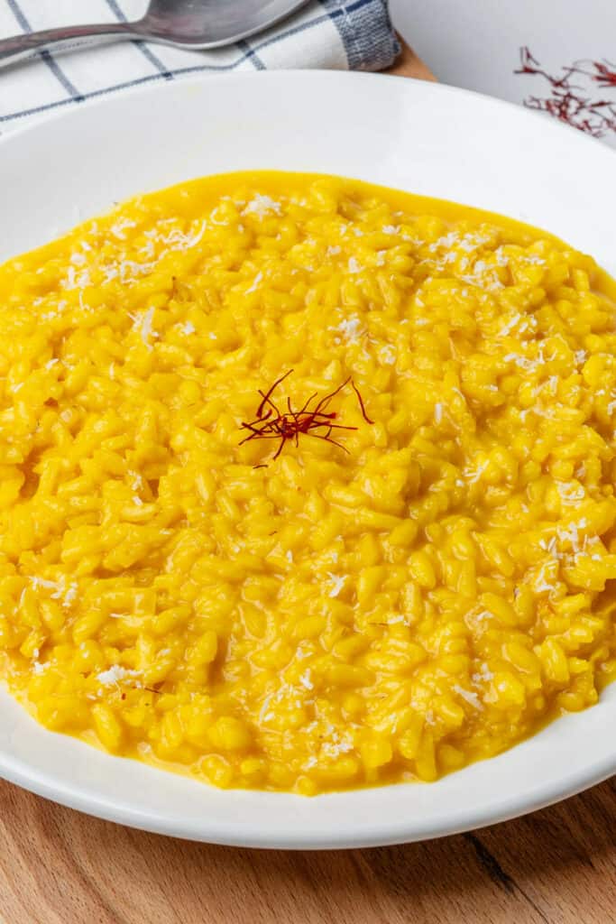 Creamy Saffron Risotto (Risotto alla Milanese) - Without Butter ...
