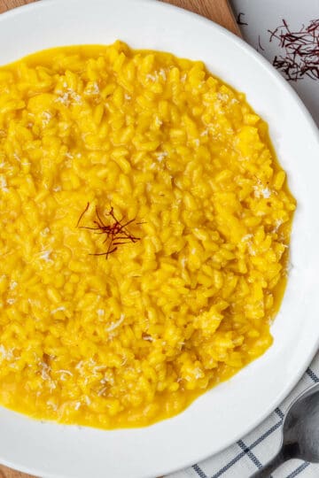 Creamy Saffron Risotto (Risotto alla Milanese) - Without Butter ...