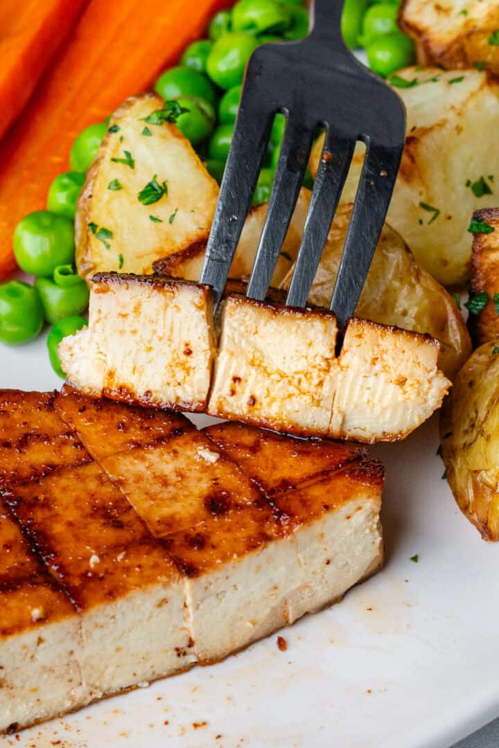 Tofu Steak (Delicious Smoky Flavor) - Cooking With Ayeh