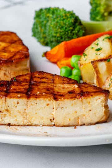 Tofu Steak (Delicious Smoky Flavor) - Cooking With Ayeh