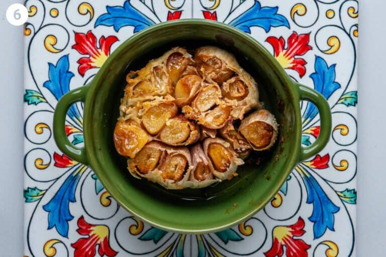 Roasted Garlic Mashed Potatoes (Creamy & Fluffy) - Cooking With Ayeh