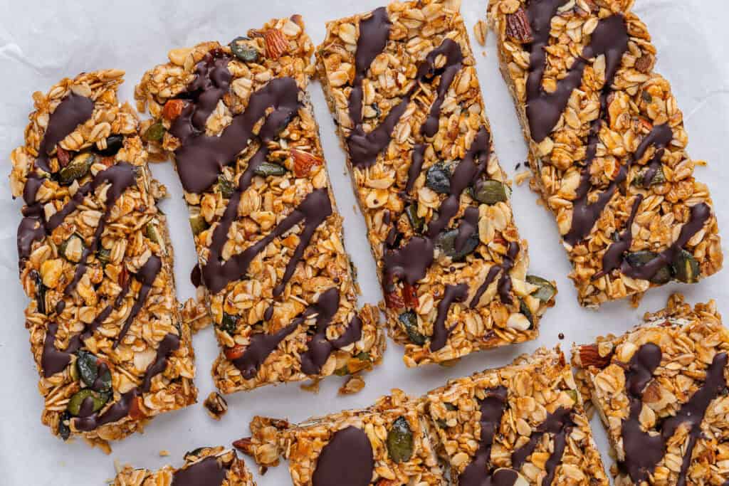 Healthy Granola Bars (4 Ingredients, No Bake) - Cooking With Ayeh
